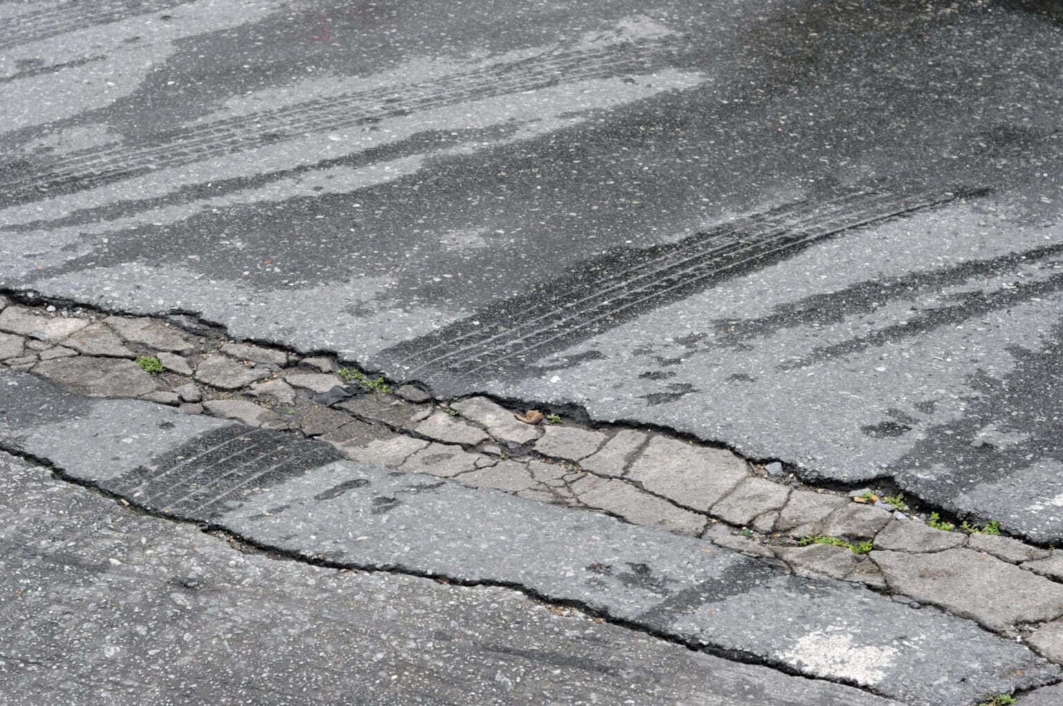 Why Does Asphalt Turn Grey?: Understanding Asphalt Oxidation